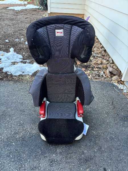 Freecycle: Booster seat