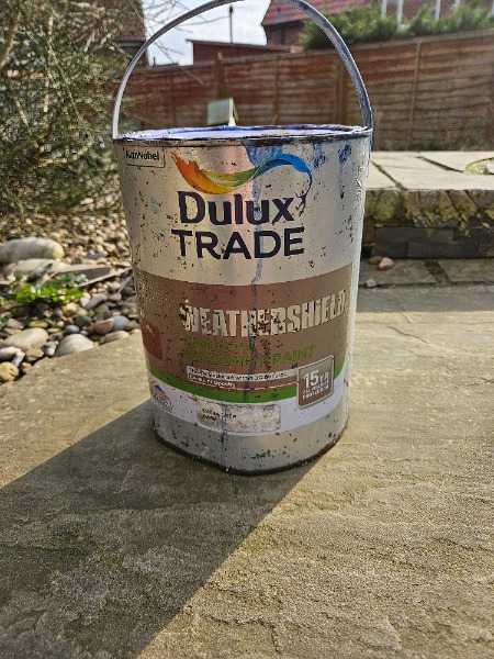 Freecycle: Large tin of blue masonry paint