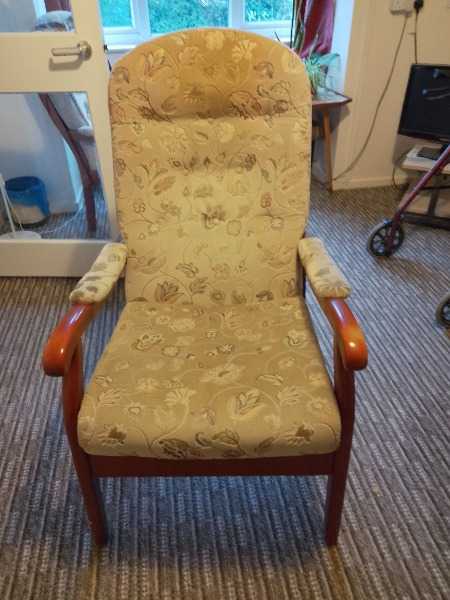 Freecycle: Lounge chairs