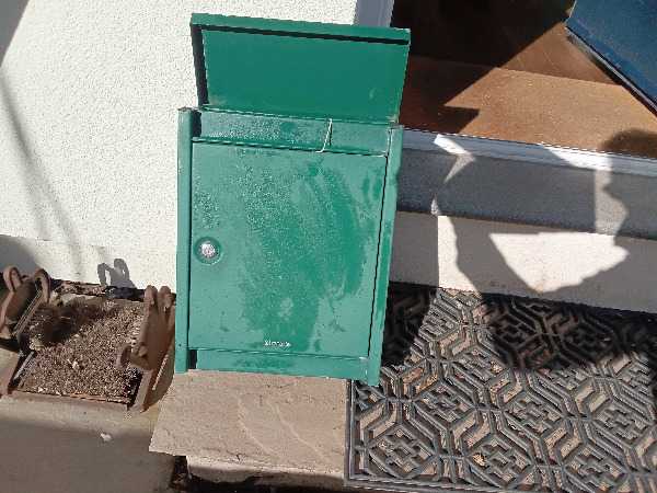 Freecycle: Post box